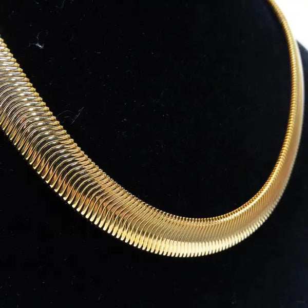 1980s Herringbone 18K Gold Plated Necklace – Vintage by Misty
